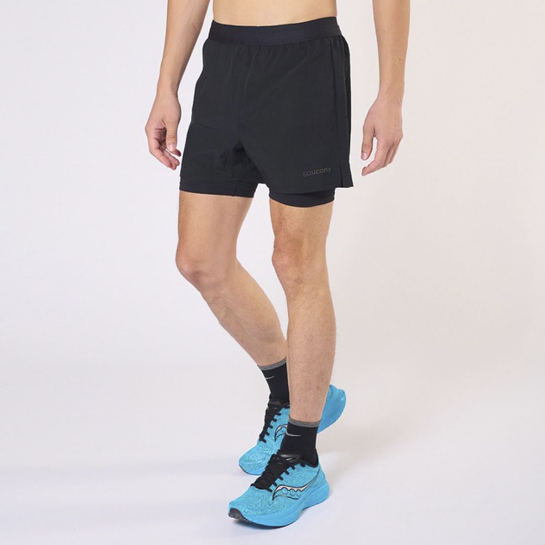 Short Saucony Outpace 4" De Hombre - Sporting